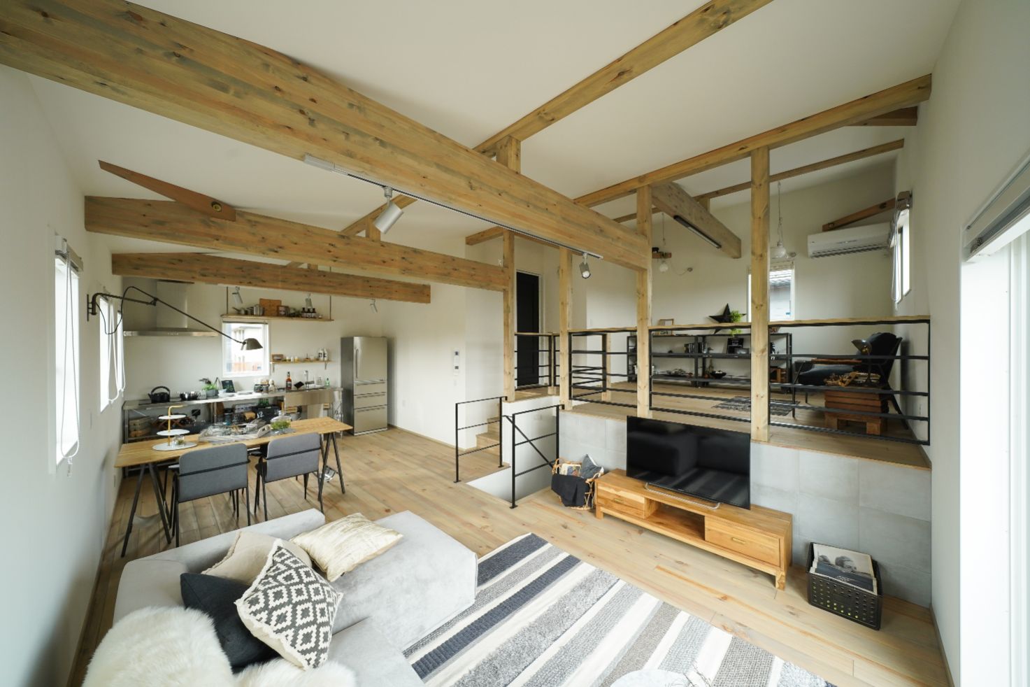 平屋に中二階を設けるメリット・デメリット、注意点をわかりやすく解説 ｜ BLOG｜上越市・柏崎市・妙高市の新築注文住宅・デザイン住宅ならアットホームラボ